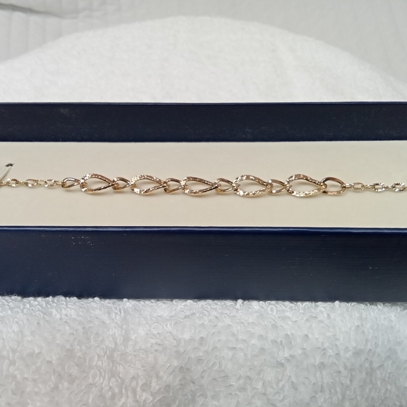 Stauer | Jewelry | 4k Gold New Stauer Womens Bracelet | Poshmark